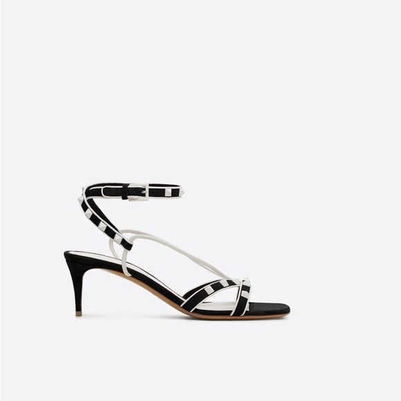 Valentino Garavani | Shoes | Valentino Rockstud Kitten Heels 55 Mm ...